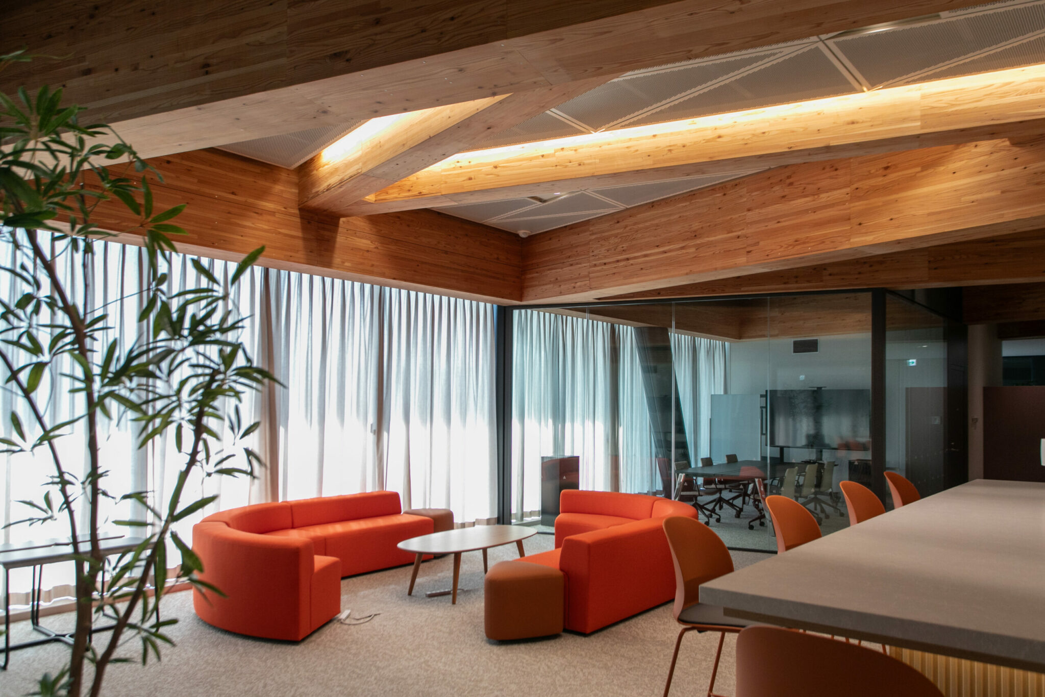 【現地レポート】大熊町・JR大野駅前に誰でも使えるコワーキングスペースがある「CREVAおおくま」＆商業施設「クマSUNテラス」が誕生！ | 未来ワークふくしま